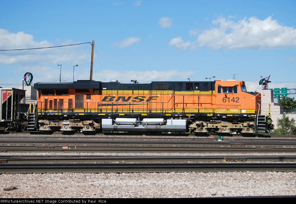 BNSF 6142
